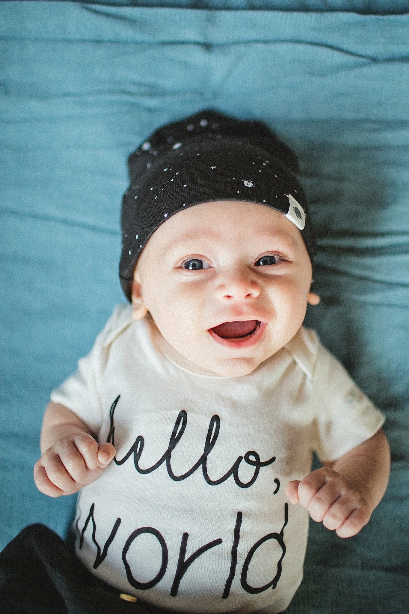 Hello World Black Organic Baby Onesie® – Urban Baby Co.